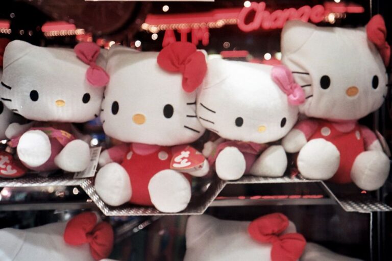 Crocs Unveiled a Hello Kitty Collab in Honor of Sanrio’s 50th ...